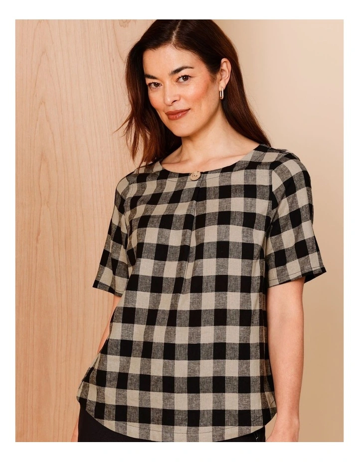 Regatta Short Sleeve Pleat Front Top With Button in Black/Neutral Large ...