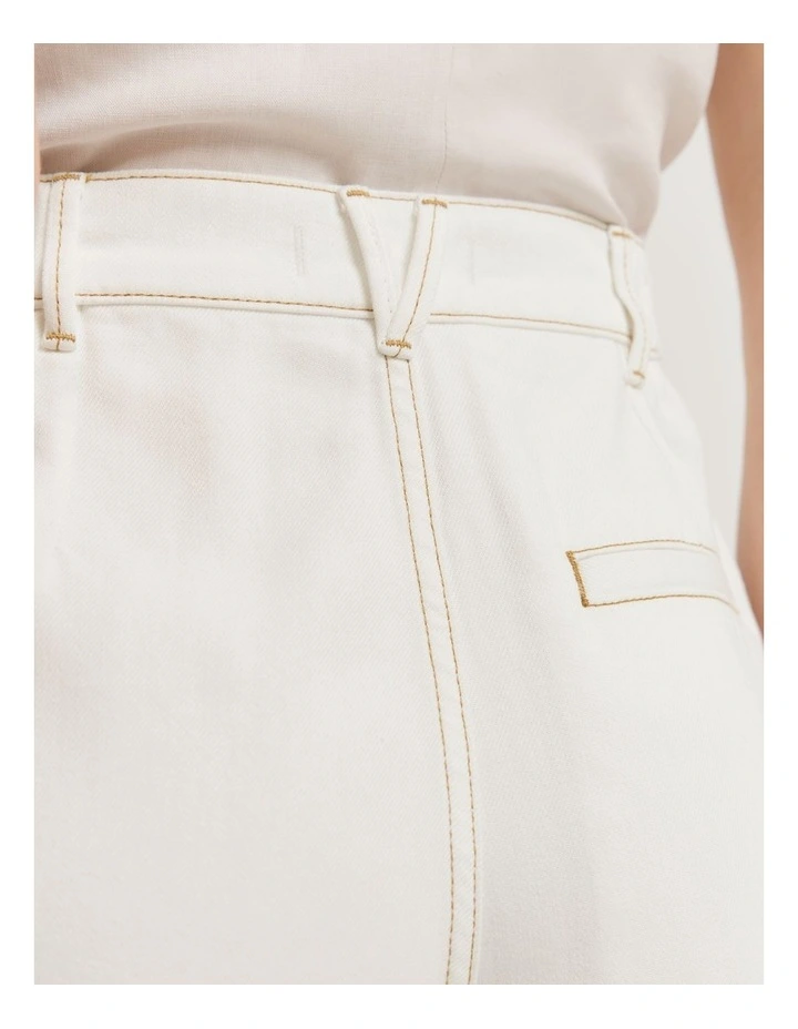 Country Road Tuck Detail Short in White | MYER
