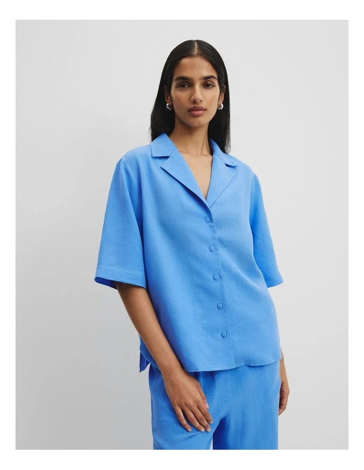 Country Road Relaxed Short Sleeve Shirt in Arctic Blue | MYER