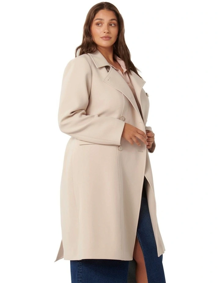 Forever New Curve Cindy Classic Trench Coat in Camel | MYER