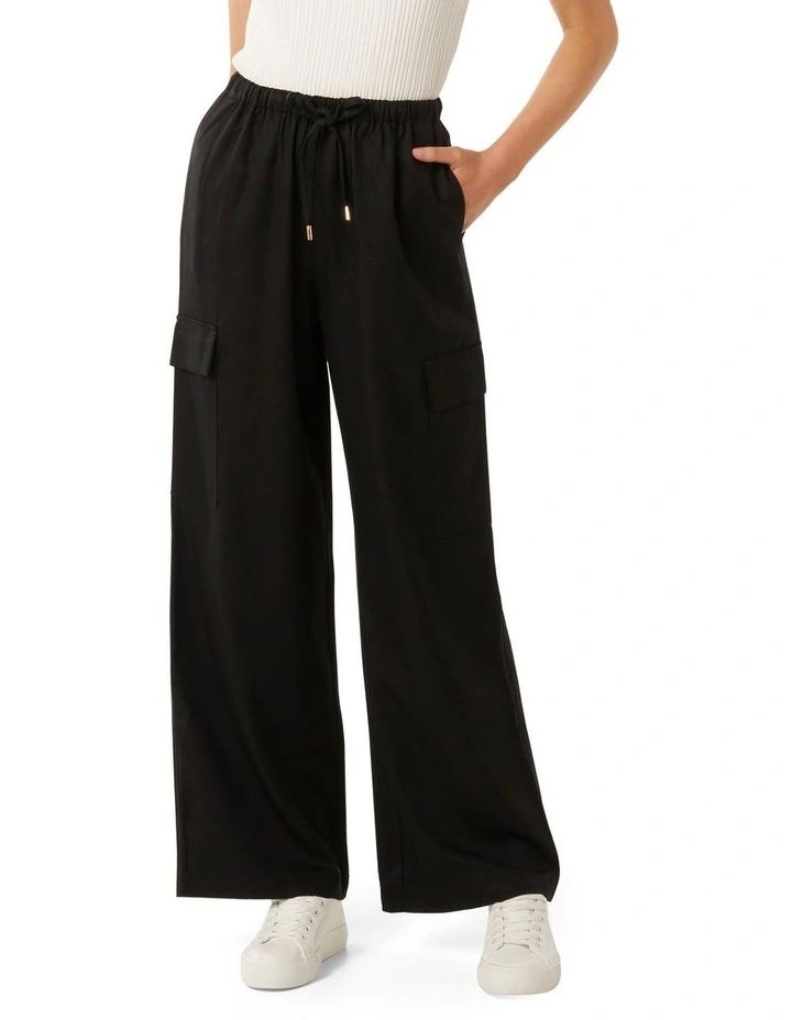 Forever New Elsie Tall Elastic Waist Cargo Pants in Black | MYER