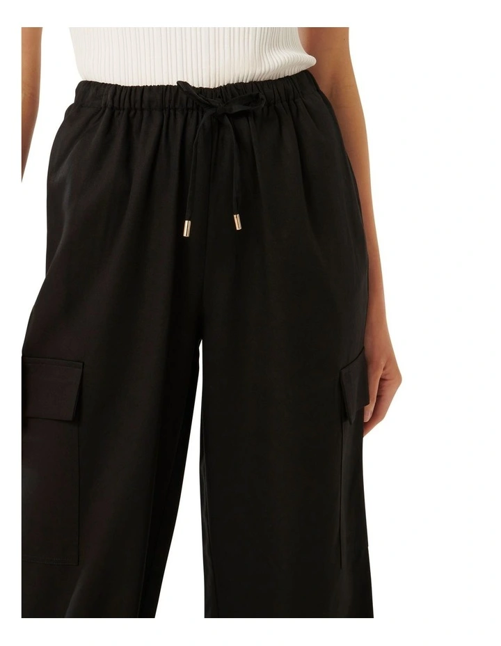 Forever New Elsie Tall Elastic Waist Cargo Pants in Black | MYER