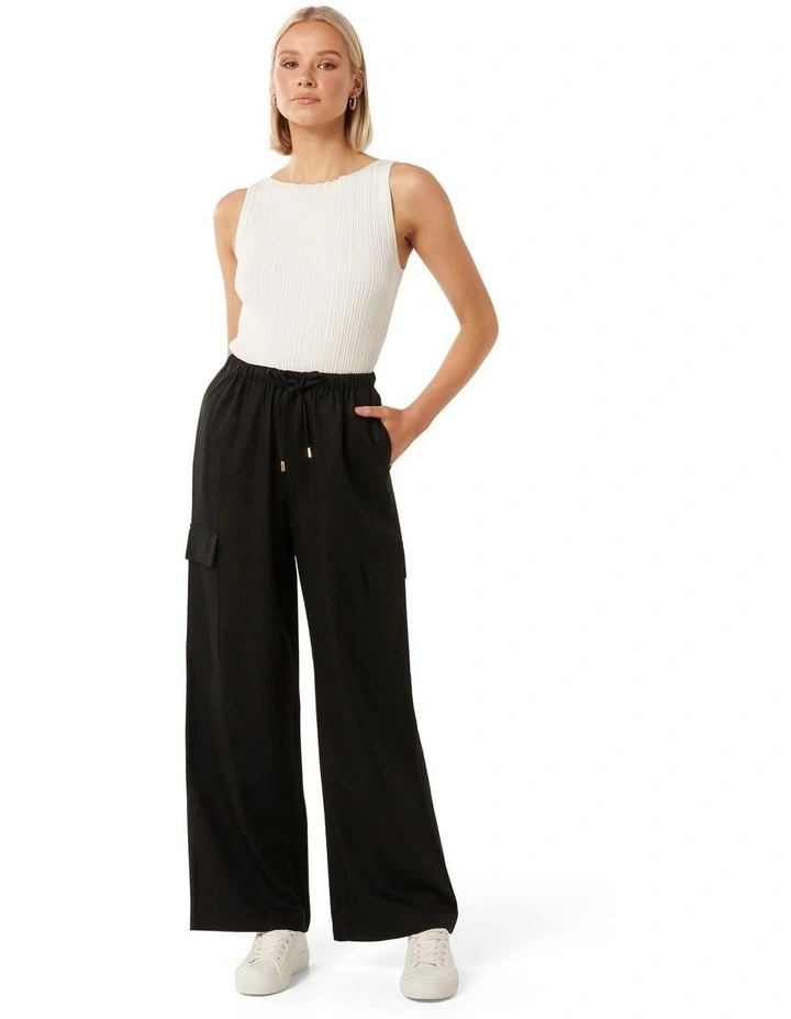 Forever New Elsie Tall Elastic Waist Cargo Pants in Black | MYER