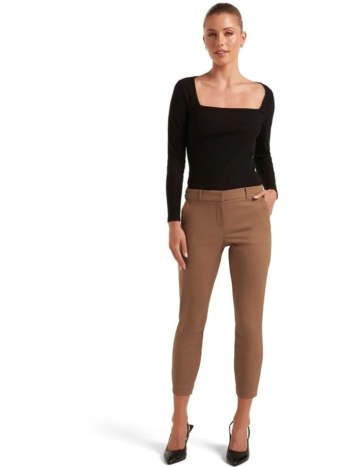 Forever New Petite Mindy 7/8th Slim Pants in Brown | MYER