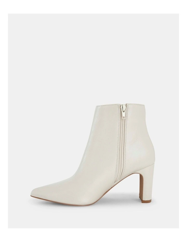 Novo Shoes Harlie Boots in Cream | MYER