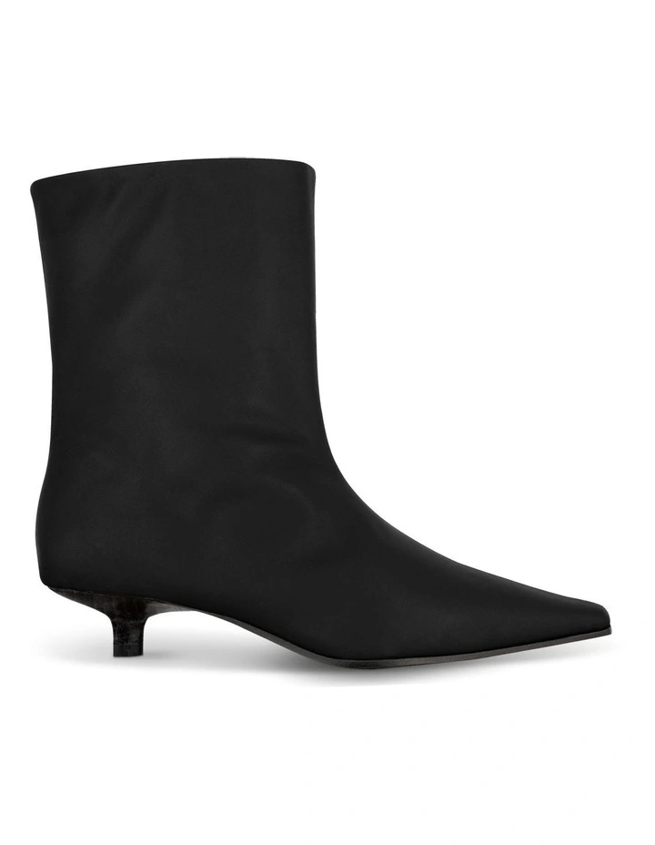 Senso Flo Boots in Ebony | MYER