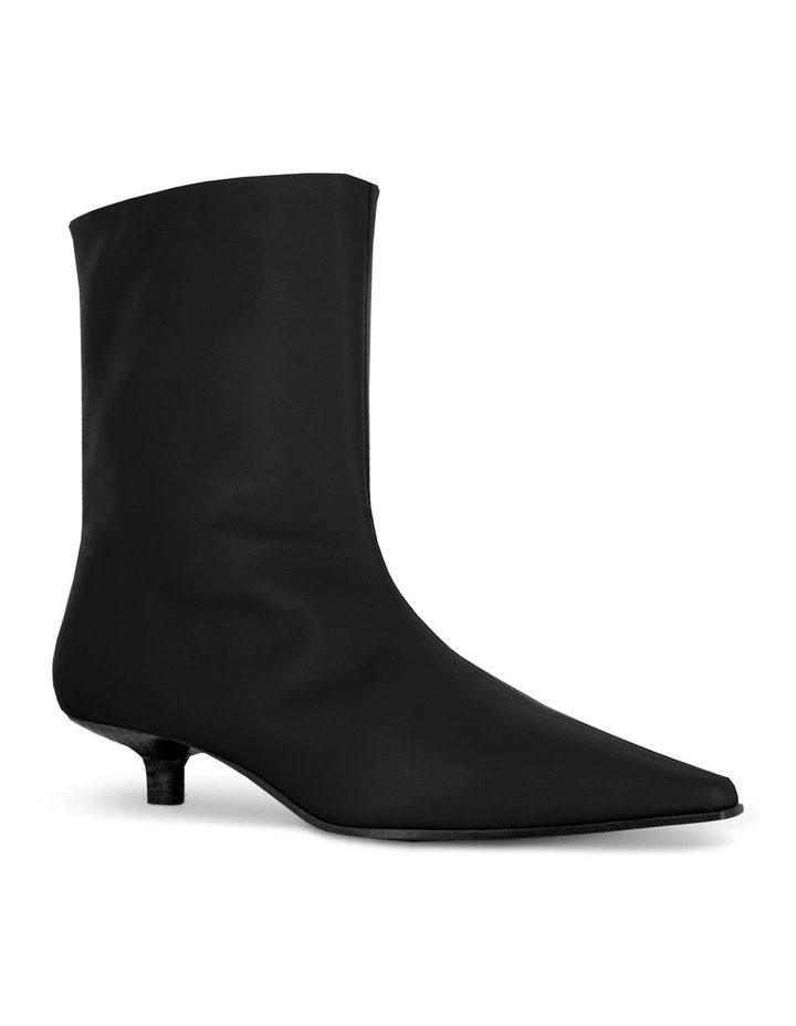 Senso Flo Boots in Ebony | MYER