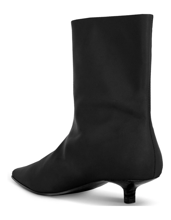 Senso Flo Boots in Ebony | MYER