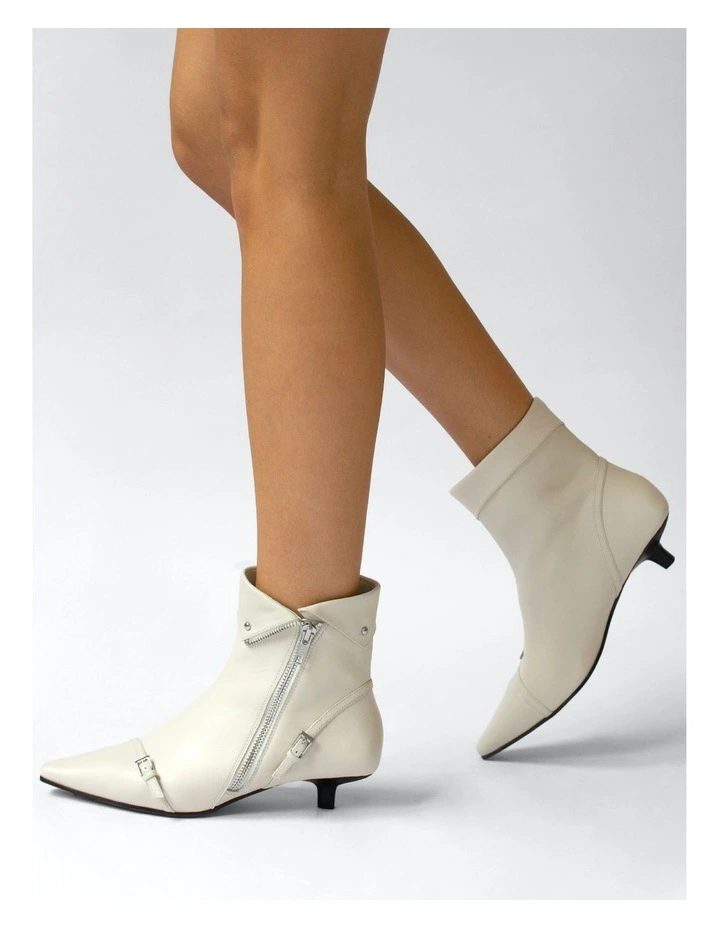 Senso Felix Ankle Boots in White | MYER