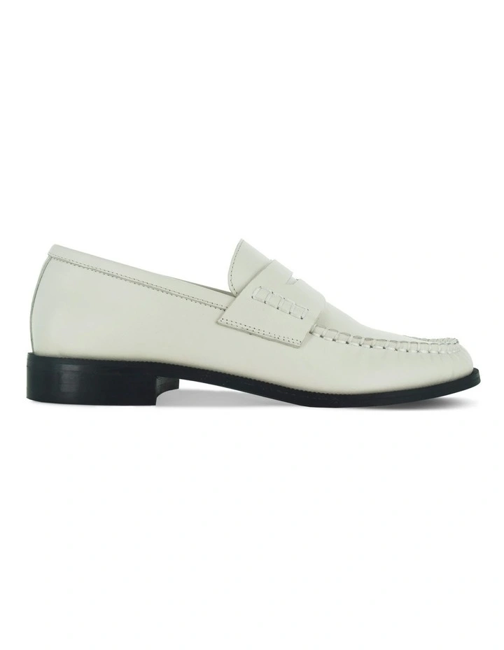Senso Cooper II Patent Loafers In Cream | MYER